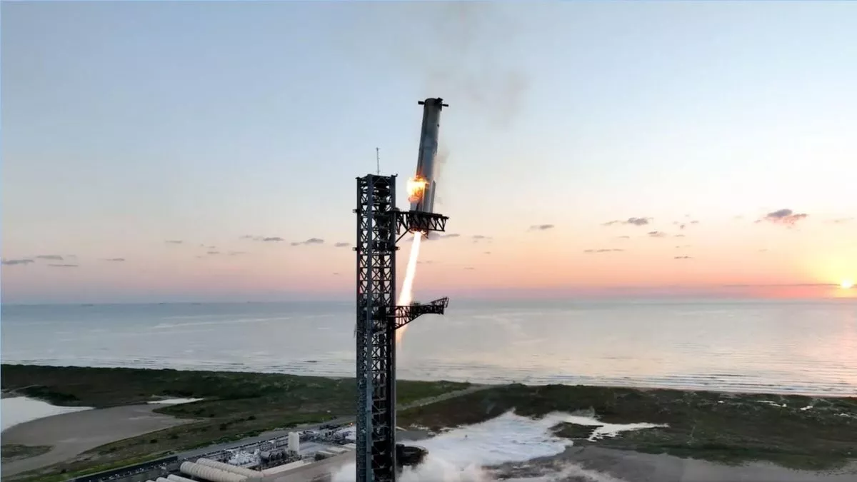 SpaceX Makes History: Starship’s Super Heavy Booster Captured Mid-Air ...