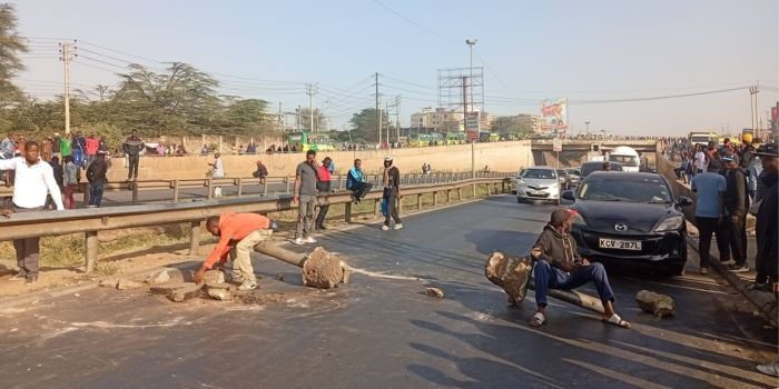 Nairobi Traffic Chaos as Matatus Block Roads